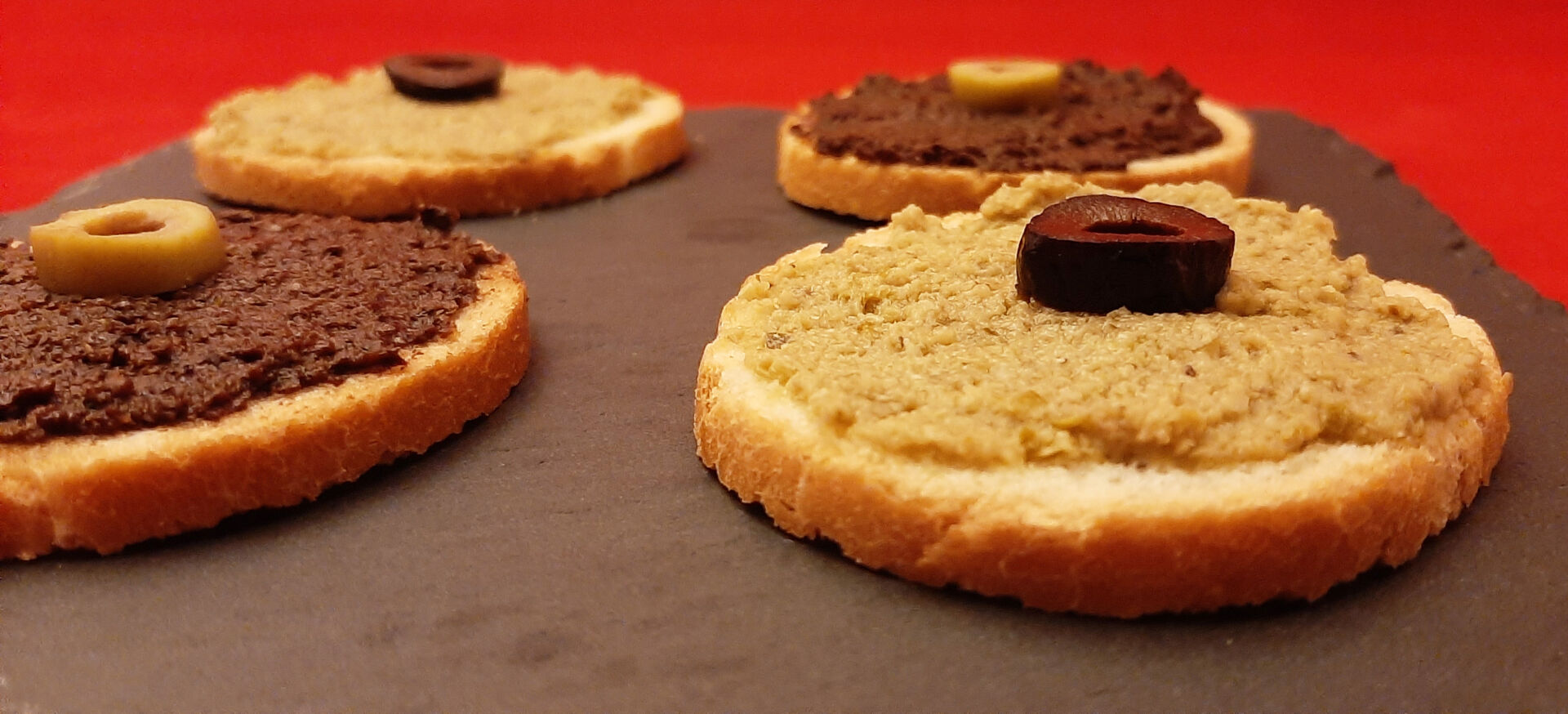Toast tapenade. Recette pour accompagner votre plateau apéritif dinatoire