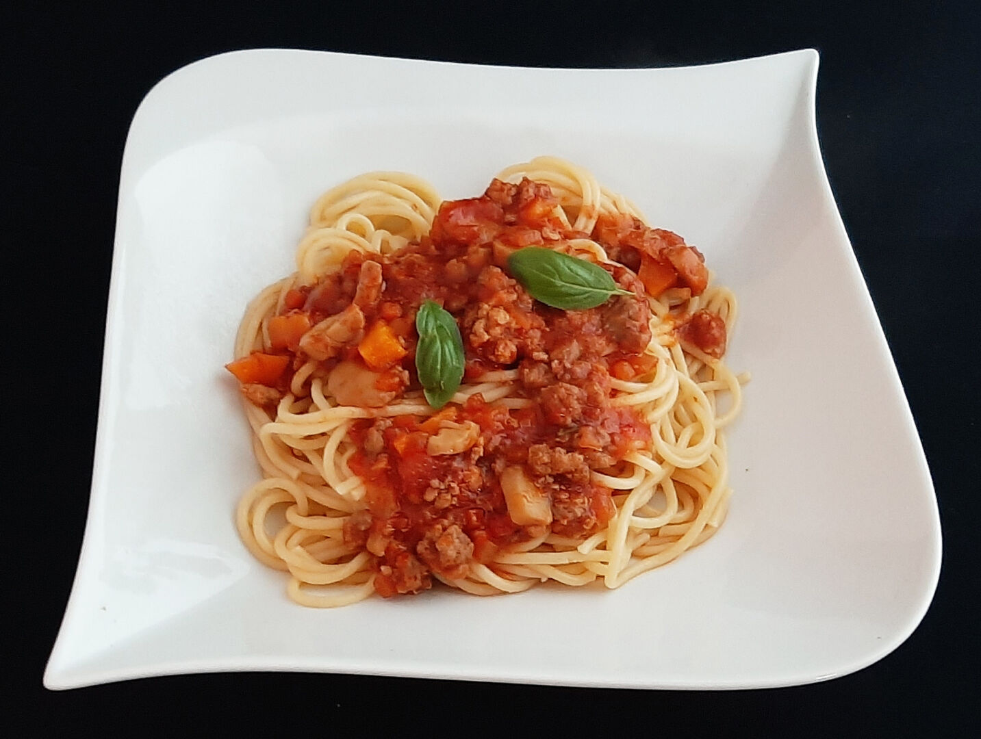 Spaghettis bolognaise maison. Une recette de pâtes Italiennes