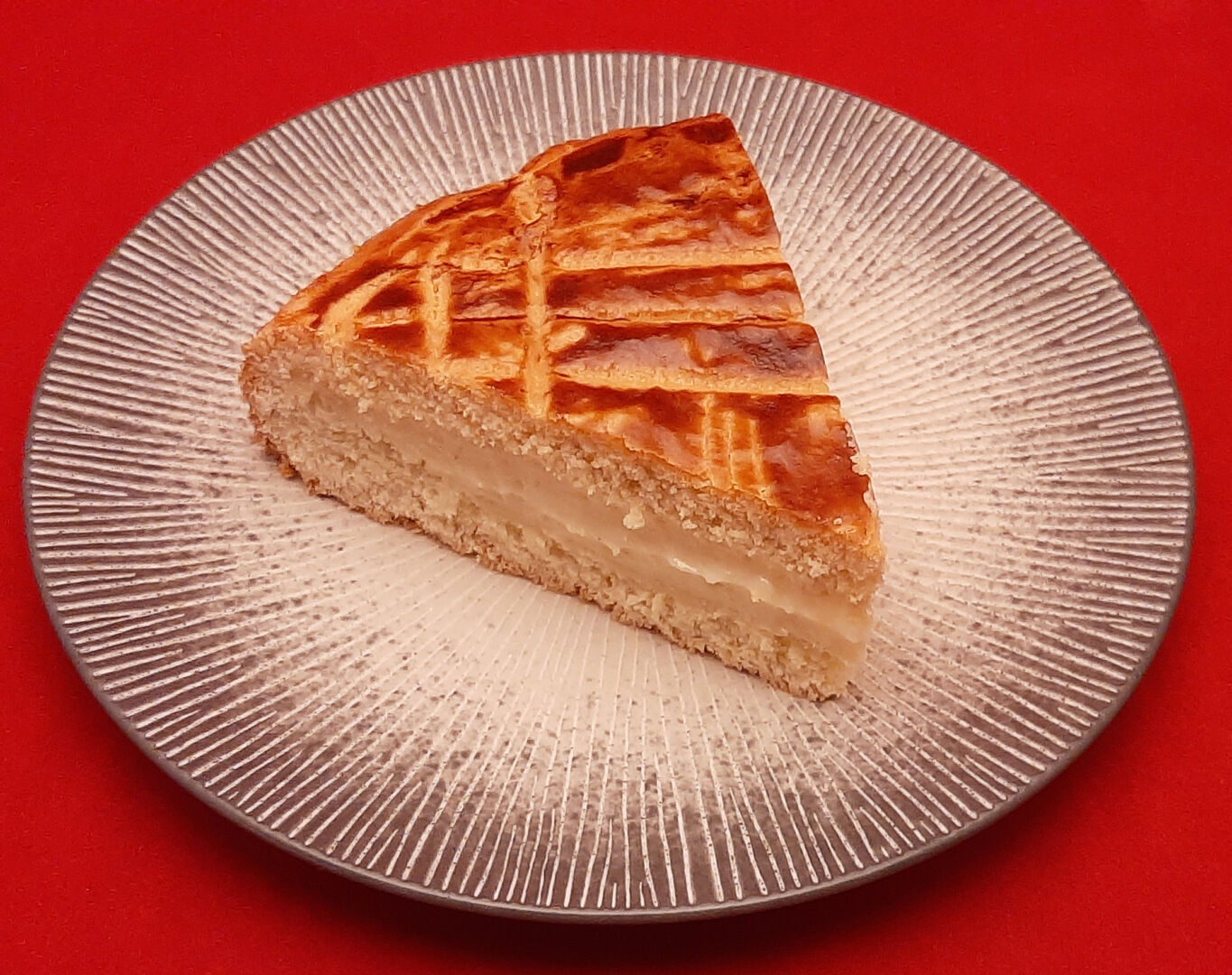 Gâteau basque traditionnel. Une recette à la crème pâtissière.